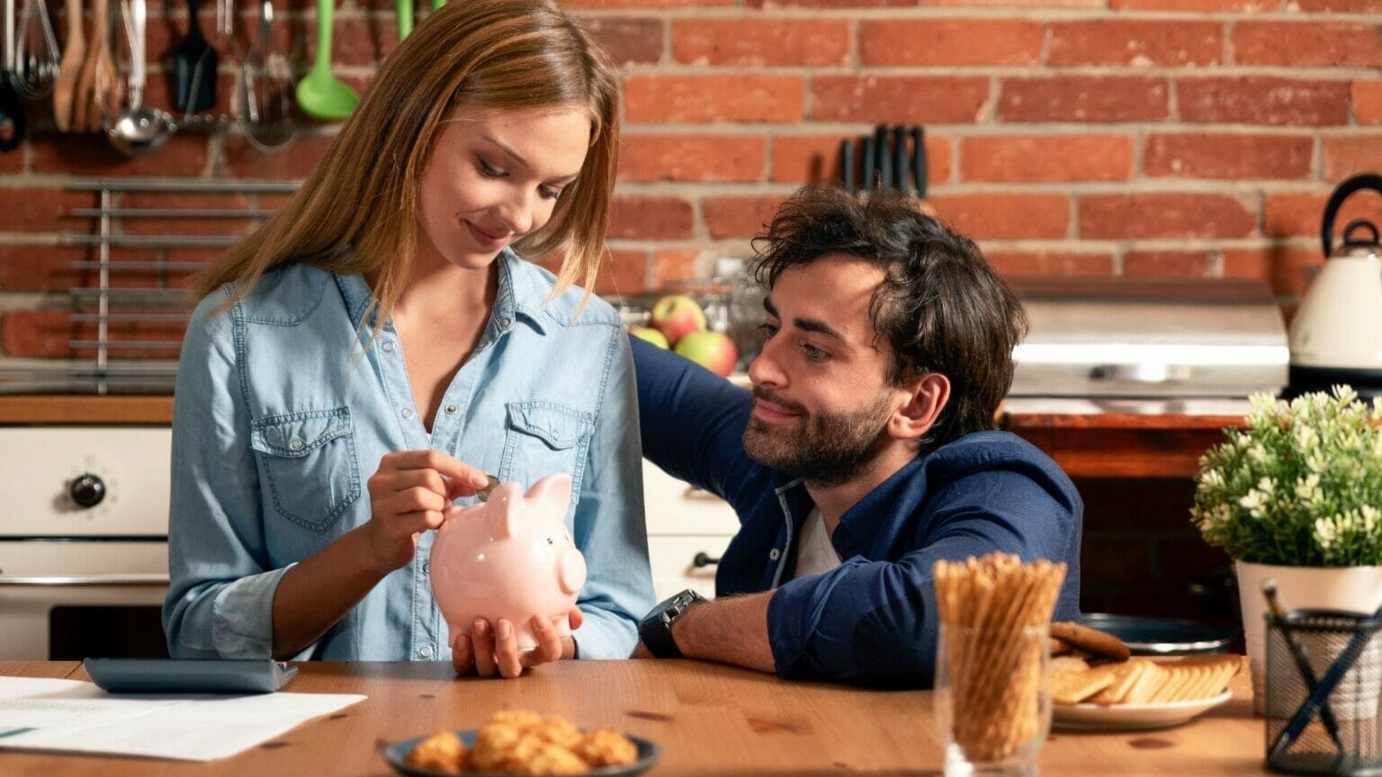 10 Ultimate Tips for a Simple Household Budget - Up the Gains